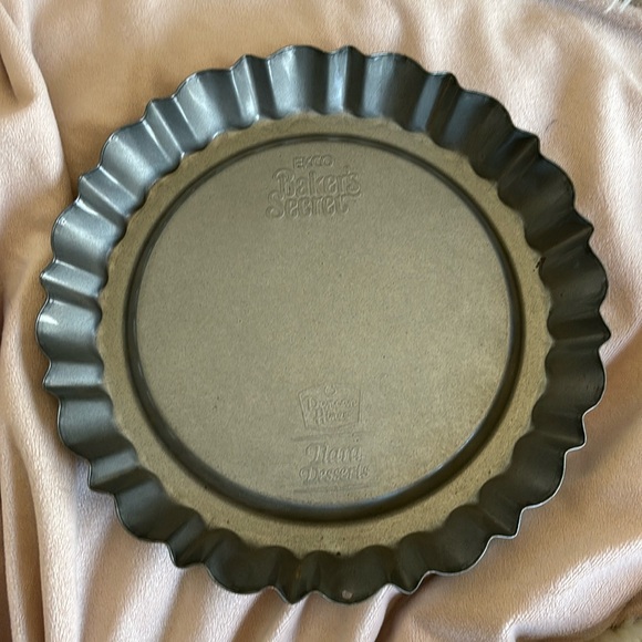 Ekco | Kitchen | Ecko Bakers Secret Duncan Hines Tiara Dessert Pan ...